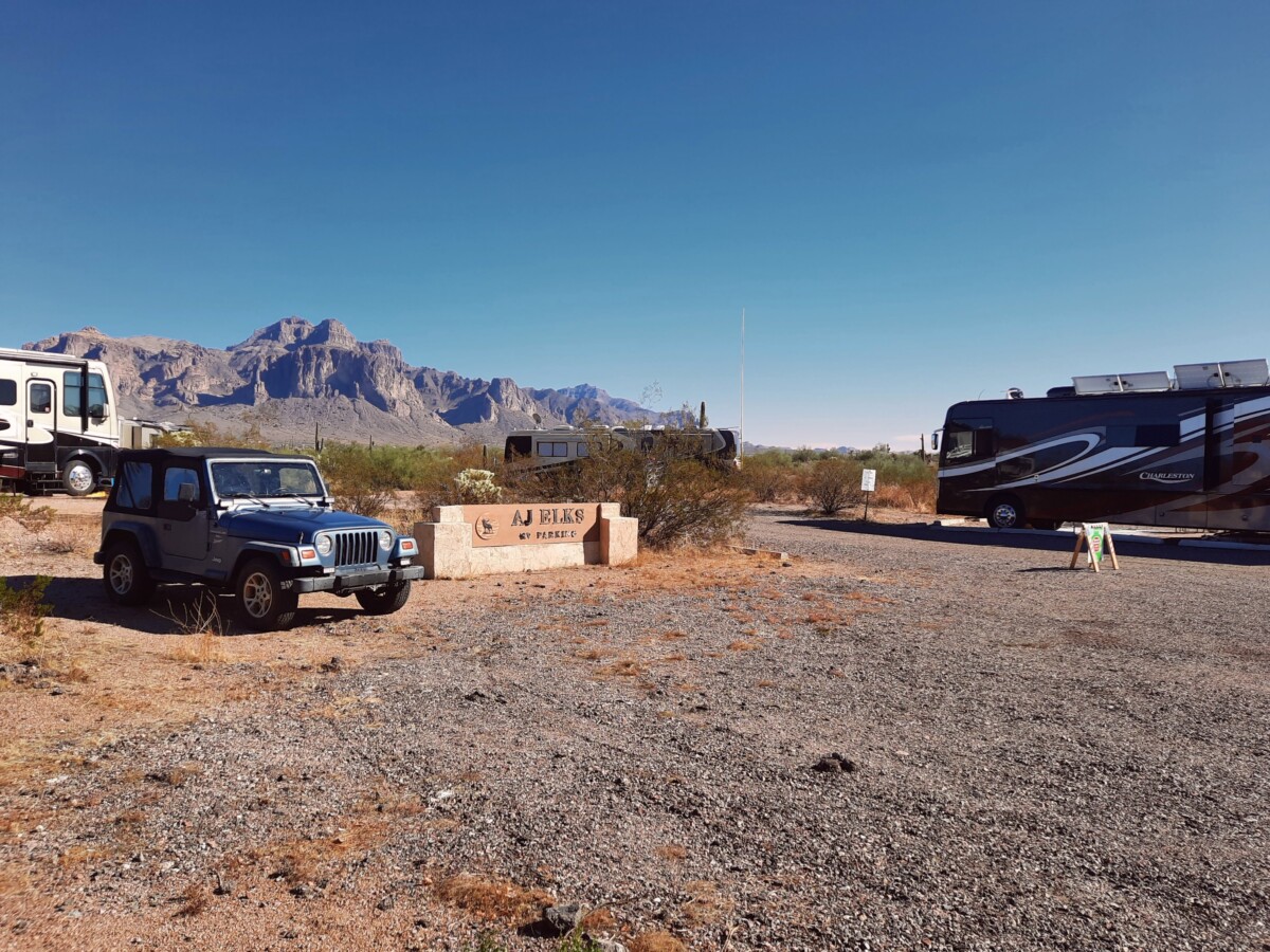 RV Parking - Apache Junction Elks 2349